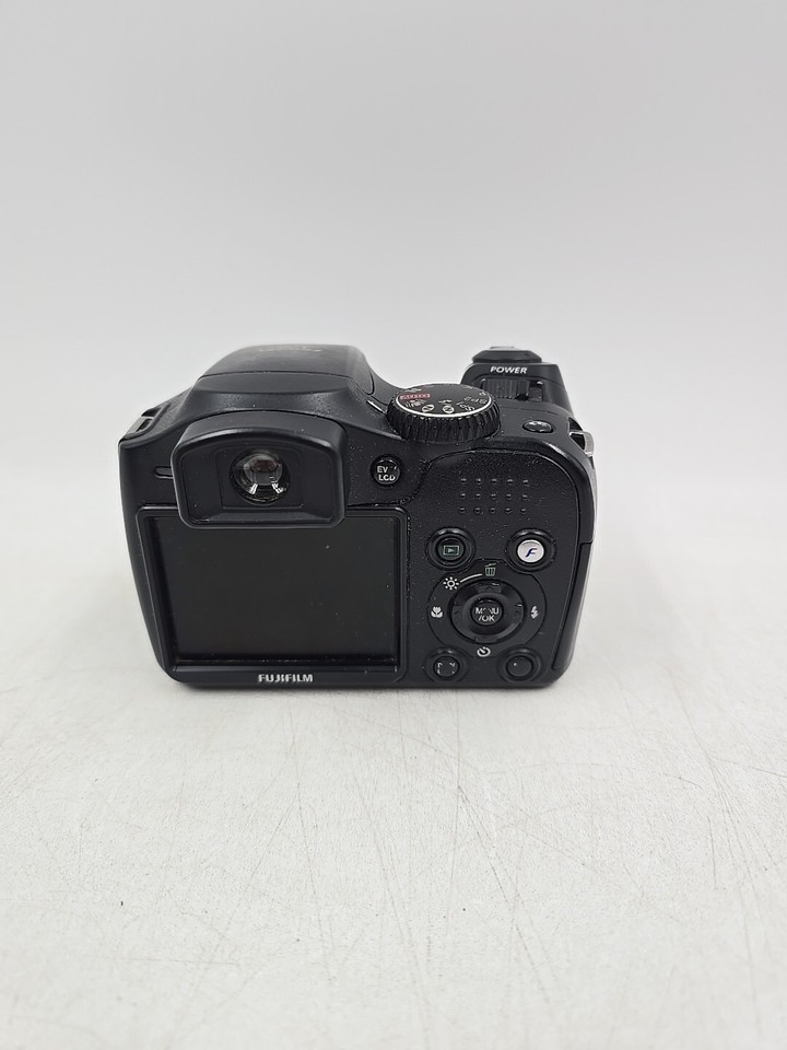 Fujifilm FinePix S Series S700 7.1 Mega Pixel Digital Camera Fujinon ...