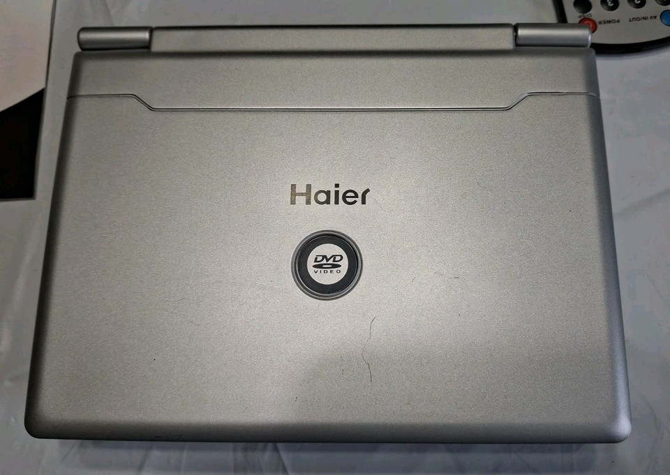 Haier Portable DVD Player 7 in LCD TFT Screen PDVD770 w Accessories ...