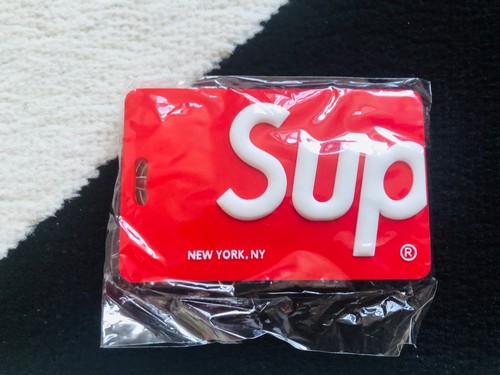 Supreme Box Logo Bogo Red Classic Credit ID Card Holder Gift Keychains ...