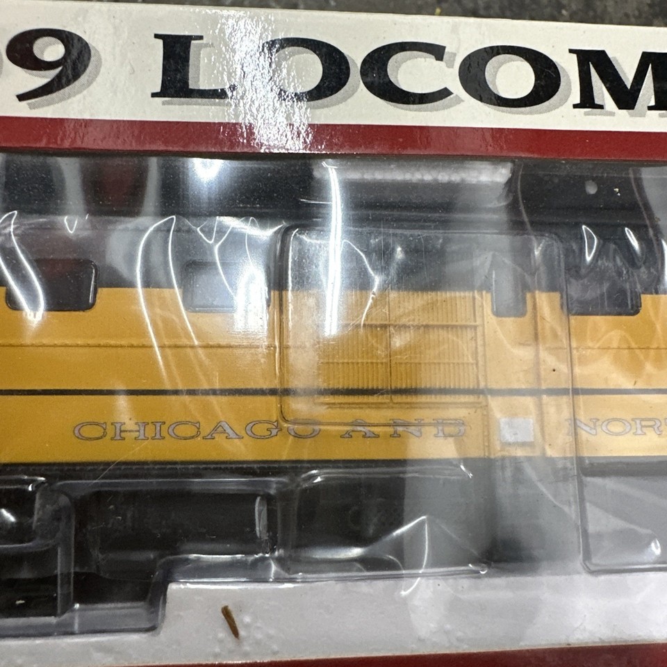 HO Proto 1000 Chicago DL-109 Powered Diesel Locomotive North Western ...