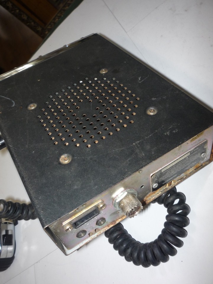 Vintage Realistic model TRC-427 40 CH CB Radio Transceiver w/ Mic ...