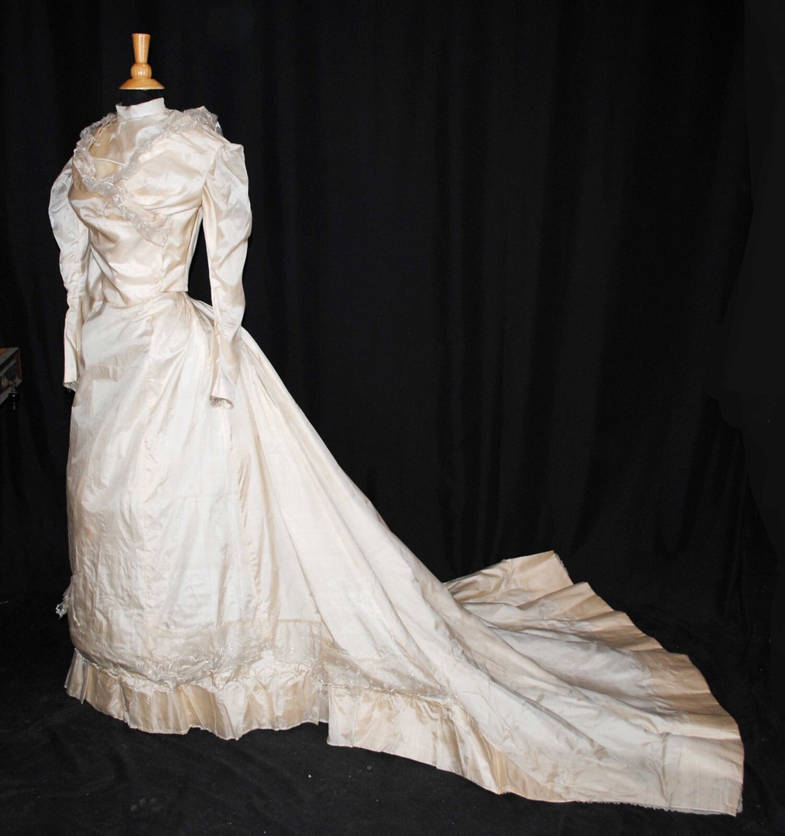 1870s Victorian Bustle Gown 1870s Dresses, 1870s Costumes For Sale