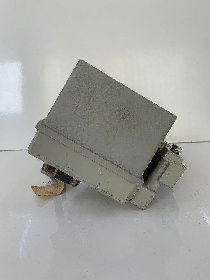 Fisher / Valve Positioner / Series 3600 / 3610J / 150 psi, 1035 kPa, 10 ...