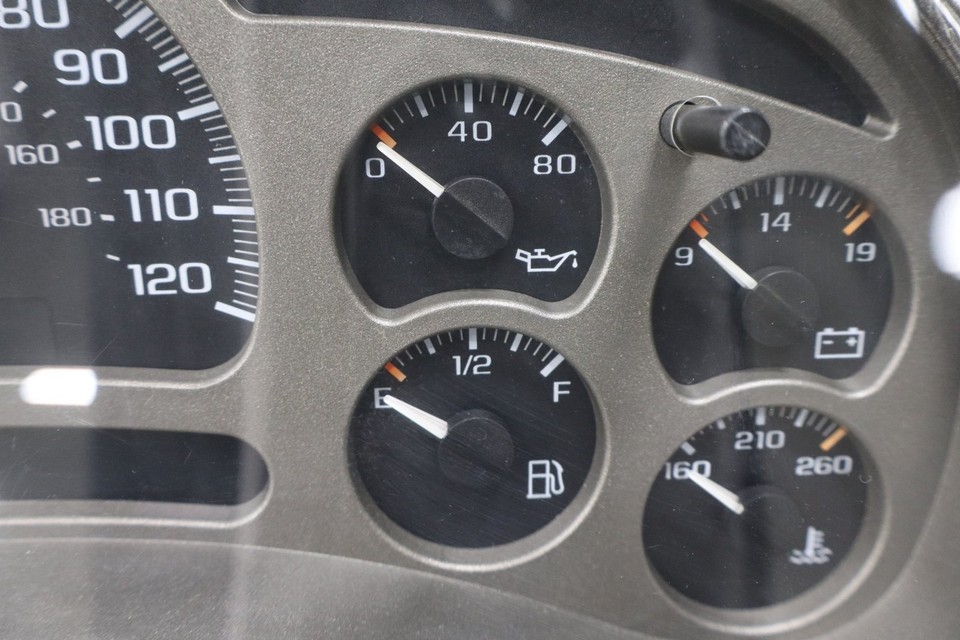 2003-2004 GMC Yukon Denali Speedometer 140465 Miles GMT800 Trans Temp 6 ...
