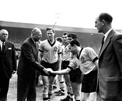 Wolverhampton Wanderers Captain Bill Slater Introduces The Days Guest ...