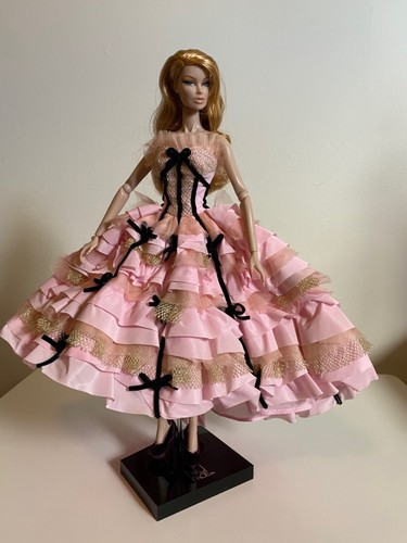 Fashion Royalty Vanessa Perrin Doll in Superdoll Sybarite House of ...