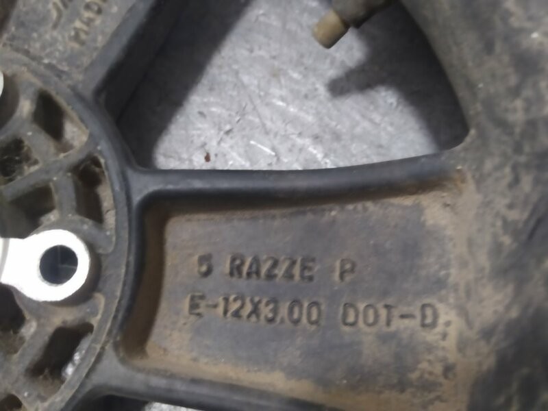 E 12X3.00 roue avant PIAGGIO VESPA VESPA GTS 2011 1720560 | eBay