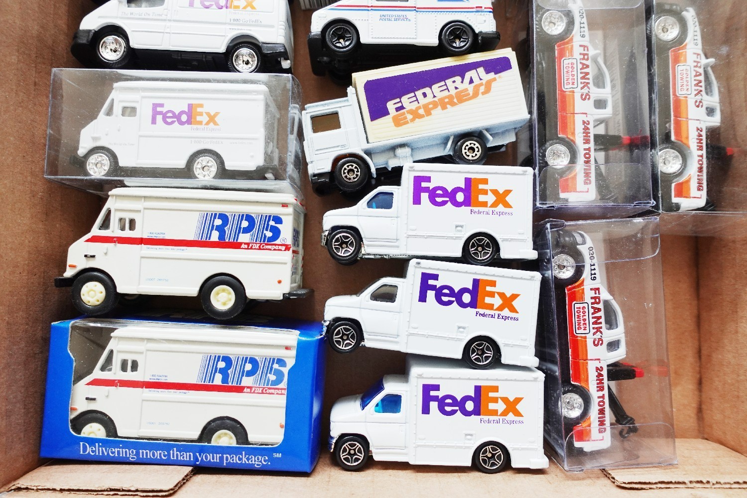 Lot of 22 Delivery & Emergency Vehicles (FedEx, RPS, USPS, Tow Truck ...
