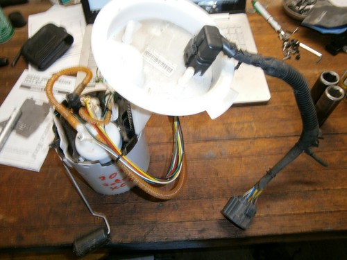 2016 VOLVO XC90 FUEL GASOLINE PUMP SENDER LEVEL SENSOR XC60 ASSEMBLY | eBay