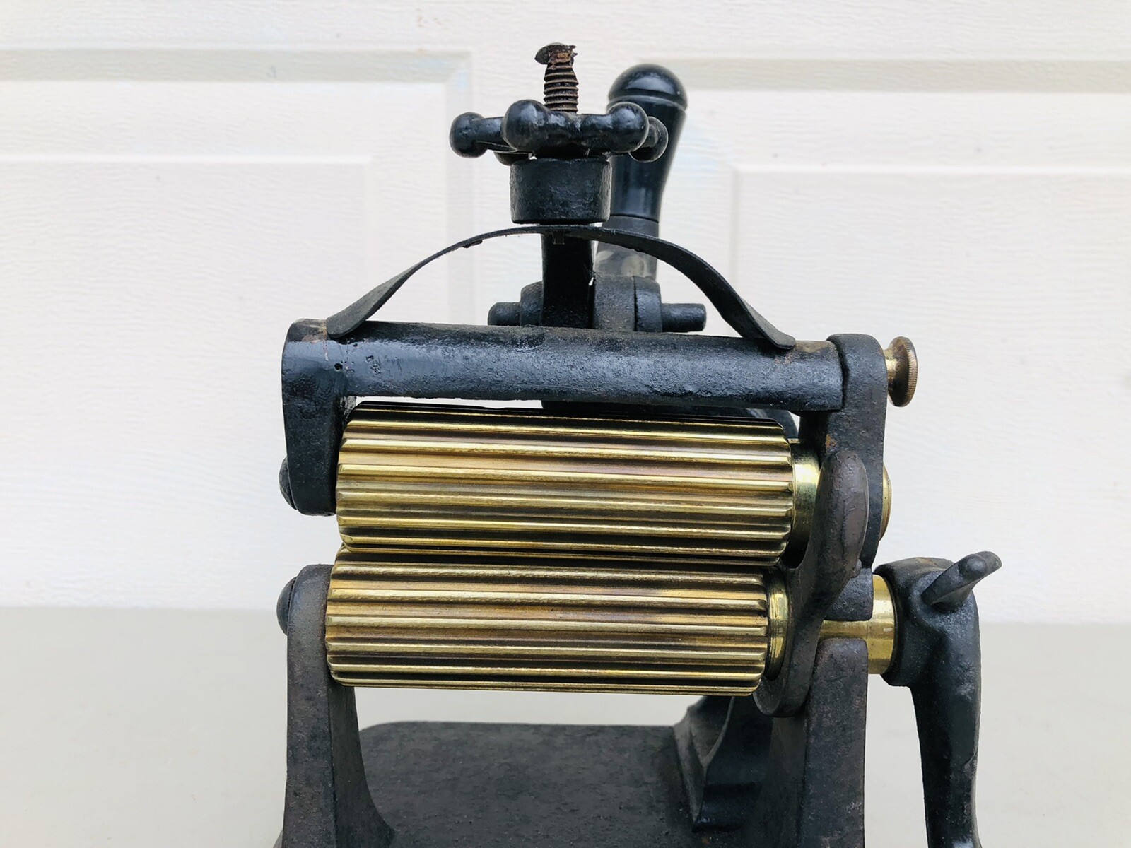 ANTIQUE FABRIC FLUTING PLEATER CRIMPER IRON ROLLER MACHINE CAST IRON | eBay