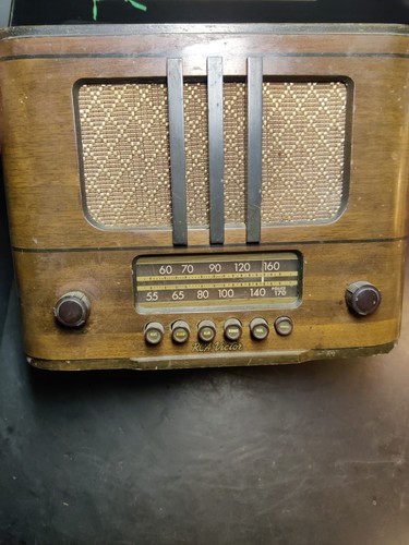 Antique RCA Victor Model 95T5 Radio Turns On But Needs And Antenna | eBay