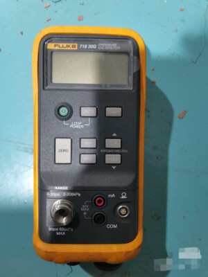 Fluke 718 30G Pressure Calibrator USED-YB | eBay