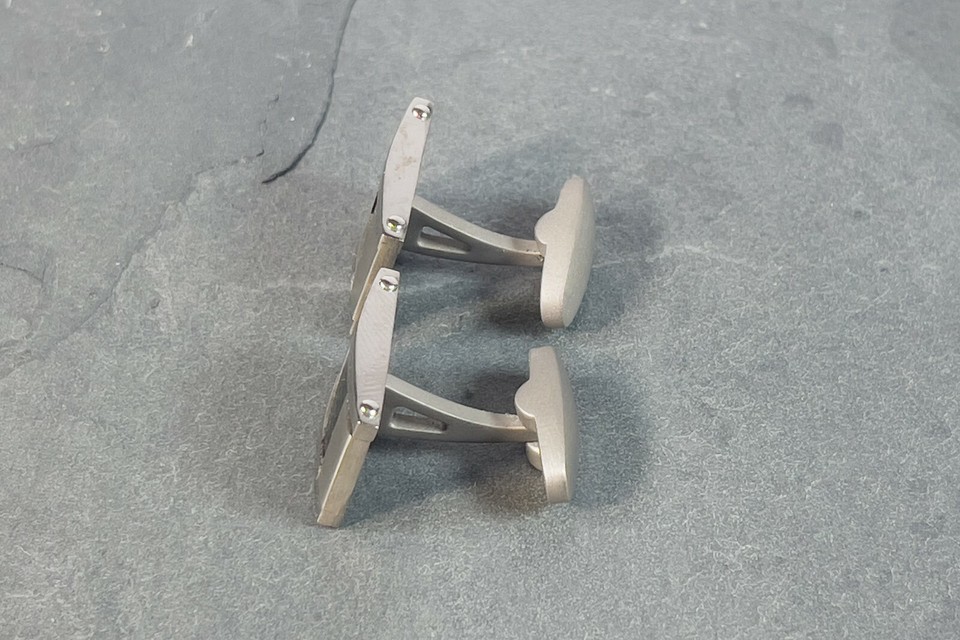 Titanium Cufflinks Polished Finish with Silicone and Black Carbon Fiber ...