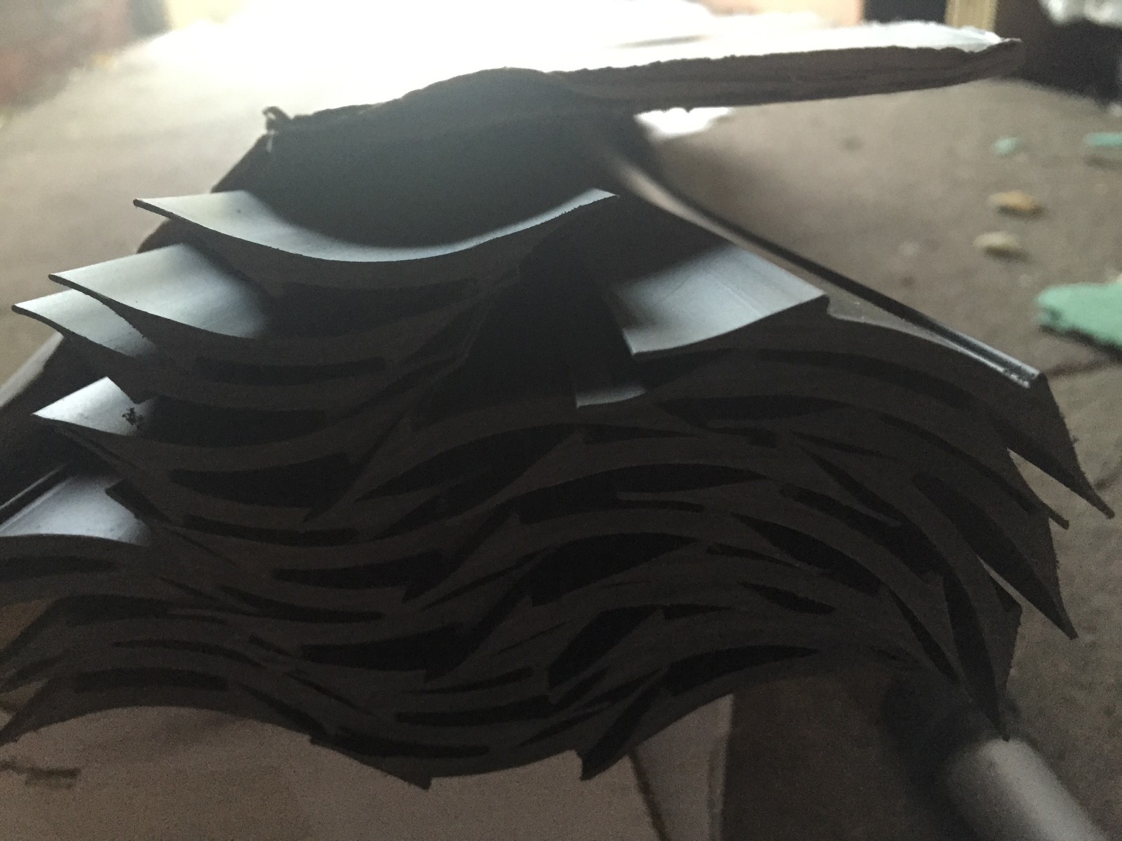 Cove Former ucs1 / Black & White Capping Strip Sit on Skirting 2 lm wet ...