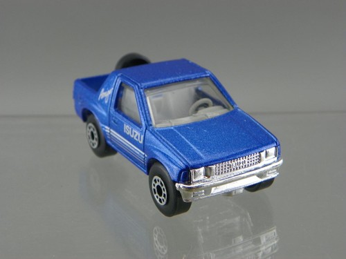 Vintage 1991 Matchbox MB52 Diecast 1/57 Scale Metallic Blue Isuzu Amigo ...