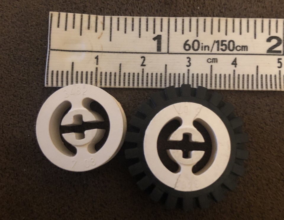 Lego Technic 2346 Tire Medium & 3482 Hub Wheel Center Large Split Axle ...