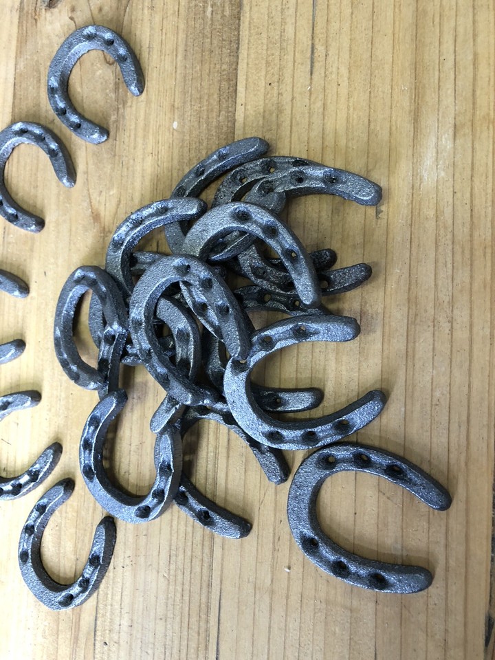 100 Cast Iron Horseshoes Crafts Home Decor Horseshoe Horse Shoe Small ...