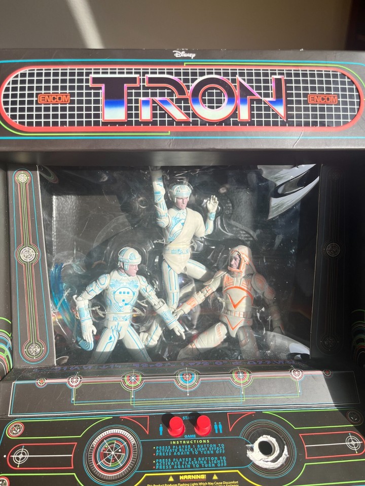 Disney Tron Diamond Select UV Arcade Action Figure Set - TRON ARCADE ...