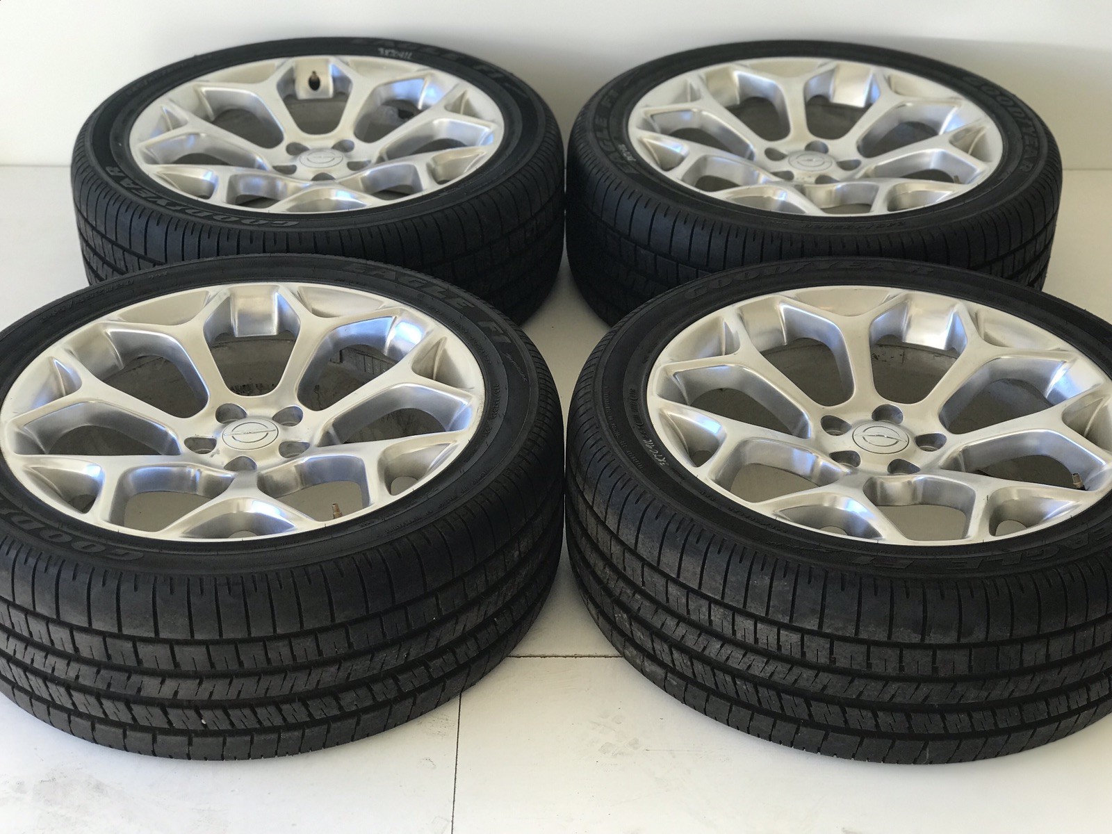20" Chrysler 300 OEM Factory Rims Wheels Tires Polished Silver RWD 2539 ...