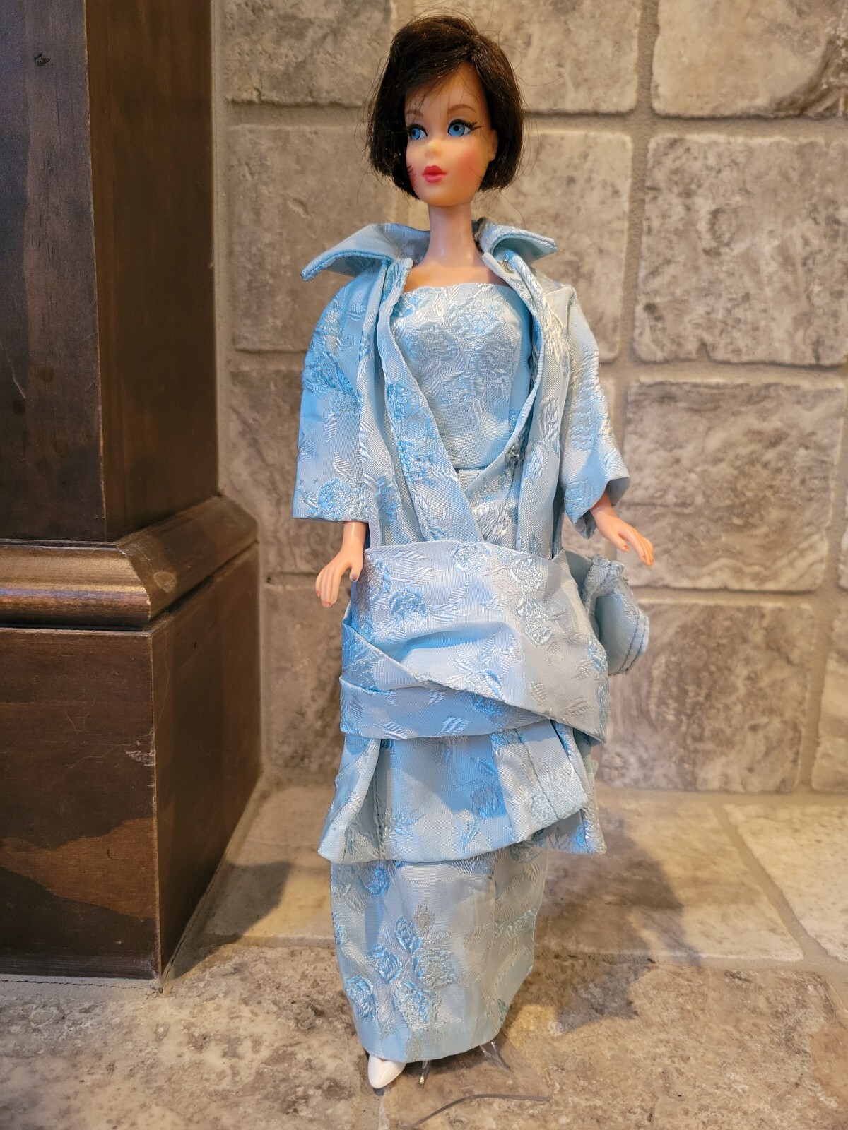 !! Great 70s Lashes & Cool Komono... Mod Brunette Hair Fair TNT Body ...