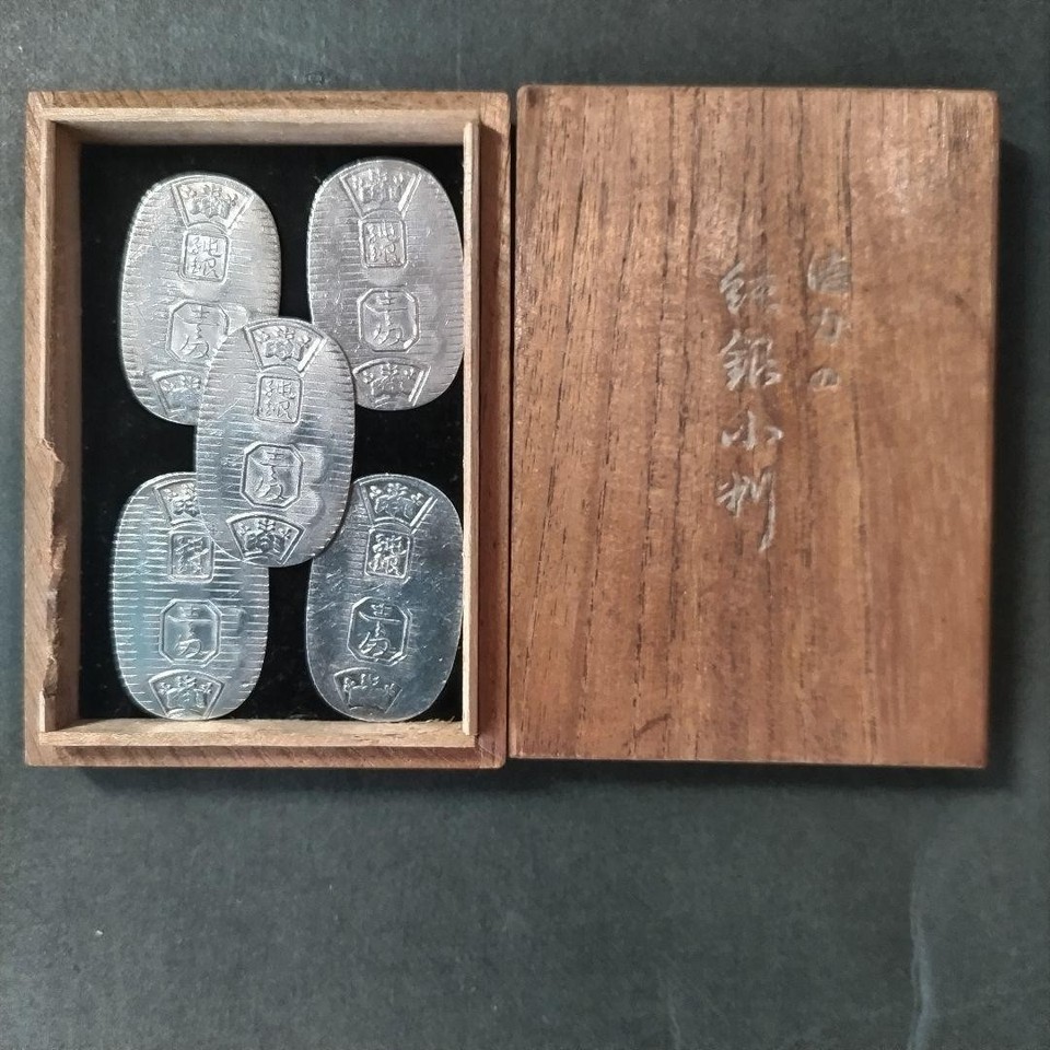 Tokuriki Main Store Pure Silver Oval Coins 5pcs in Paulownia Box, 3.75g ...