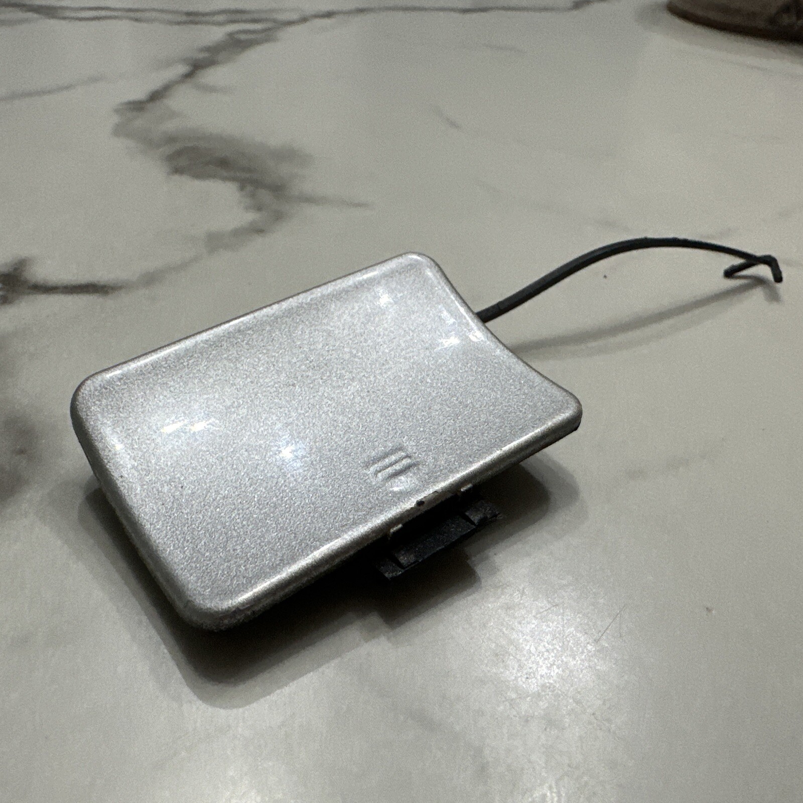 06-09 MERCEDES W251 R-CLASS REAR BUMPER TOW HOOK COVER Silver ...