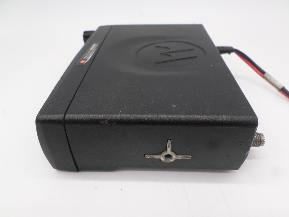 Motorola CM300 Radio UHF 438-470MHz Mobile Radio AAM50RNF9AA1AN | eBay