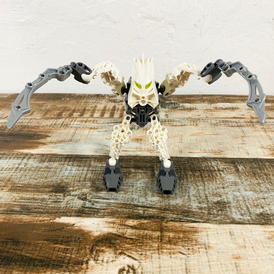 Lego Bionicle 8685 Toa Kopaka w/ Manual and 8945 Solek - 100% Complete ...