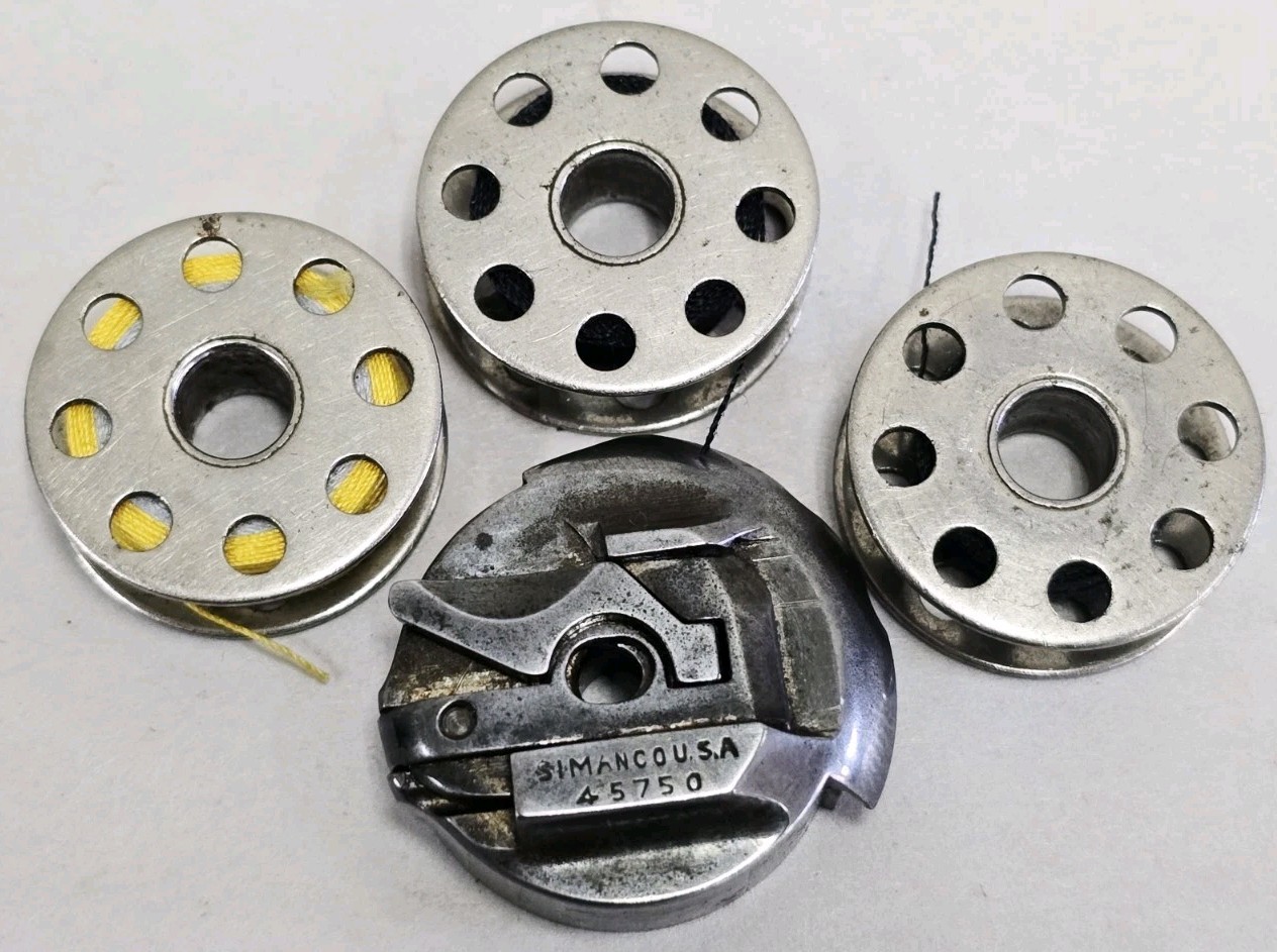 VINTAGE ORIGINAL SINGER FEATHERWEIGHT 221 SEWING MACHINE BOBBIN CASE ...