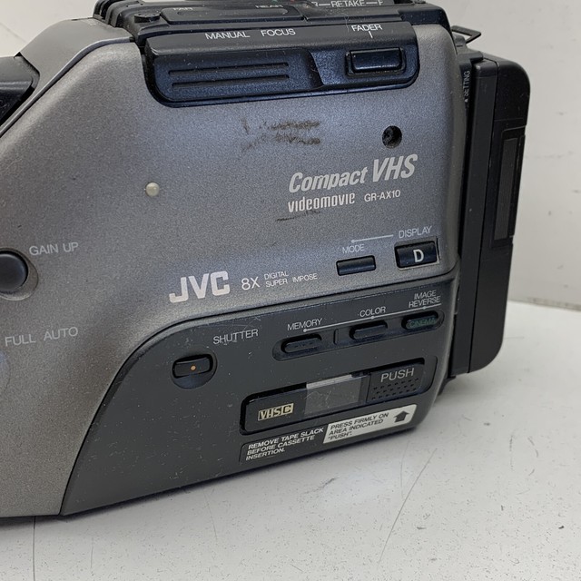 JVC COMPACT VHS VIDEO MOVIE GR-AX10 W/ JVC Video Light VL-V3 for sale ...