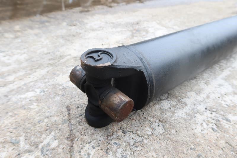 2009-2014 Cadillac Escalade OEM Rear Drive Shaft Assembly 22845689 | eBay