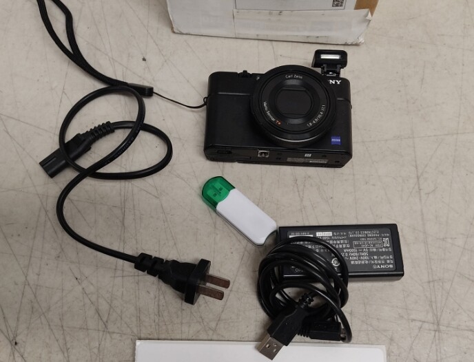Sony DSC-RX100 II camera flash malfunction, button failure needs repair ...