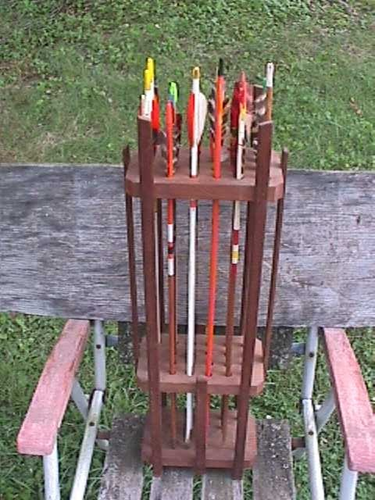 ARROW STAND WITH LOT OF 24 BROKEN ARROWS | eBay