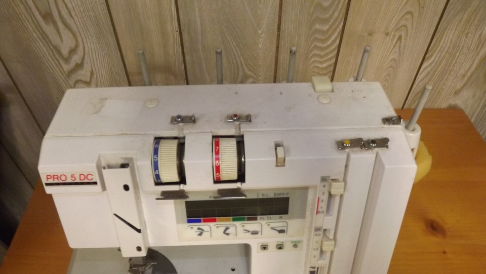 Elna lock PRO 5 DC SERGER SEWING MACHINE Untested No Power Cord ...