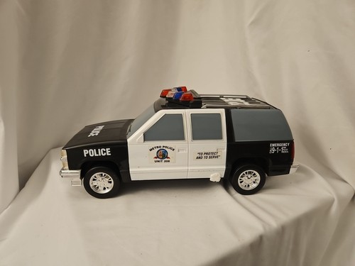FUNRISE METRO POLICE CAR LOT UNIT 208 Ford Explorer & City Metro ...