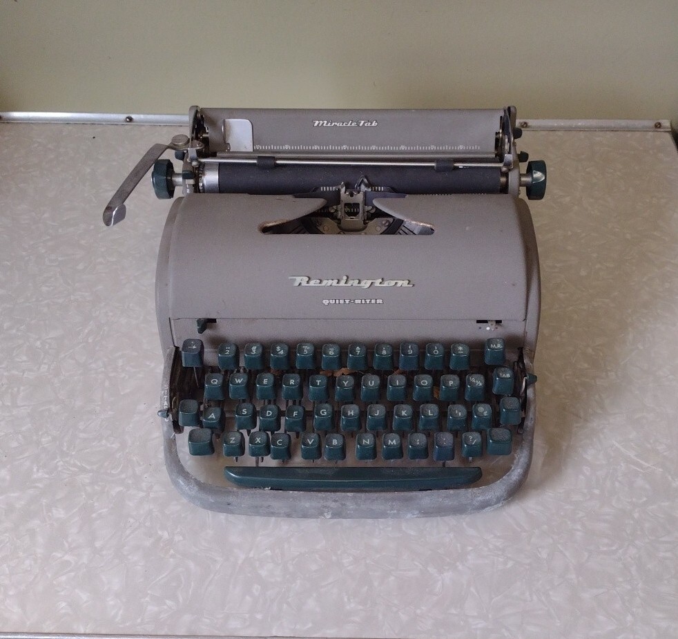Vtg 1950s Remington Quiet-Riter Miracle Tab Typewriter GREEN KEYS | eBay