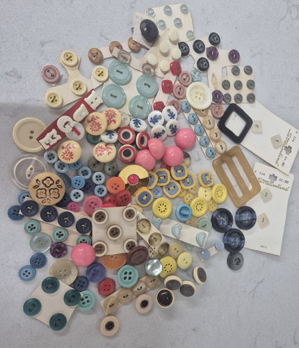 Vintage & Modern Mixed Lot of 100 Buttons Some on Cards Multi Colors ...