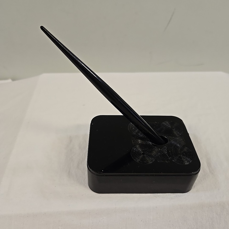 Vintage W. A. Sheaffer Pen Company Fineline Fountain Pen And Inkwell ...