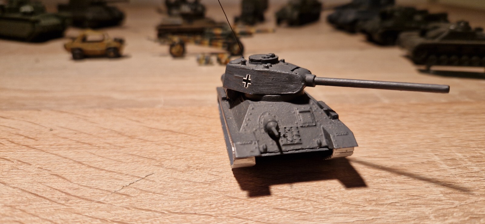 Roco Kampfpanzer T34 Beutefahrzeug Wehrmacht Rote Armee 1/87 H0 ...