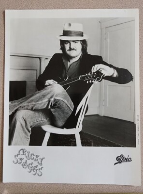 1981 Press Photo Country Bluegrass Singer Ricky Skaggs Tuning Mandolin ...