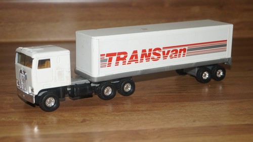 ERTL USA PRESSED STEEL TRANS VAN KENWORTH TRACTOR SEMI TRUCK CAB ...