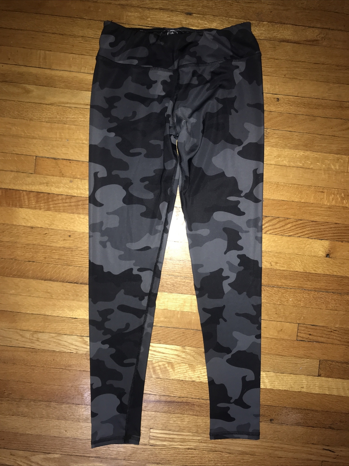 Tree Tribe recycled fabric activewear leggings size M - Gem