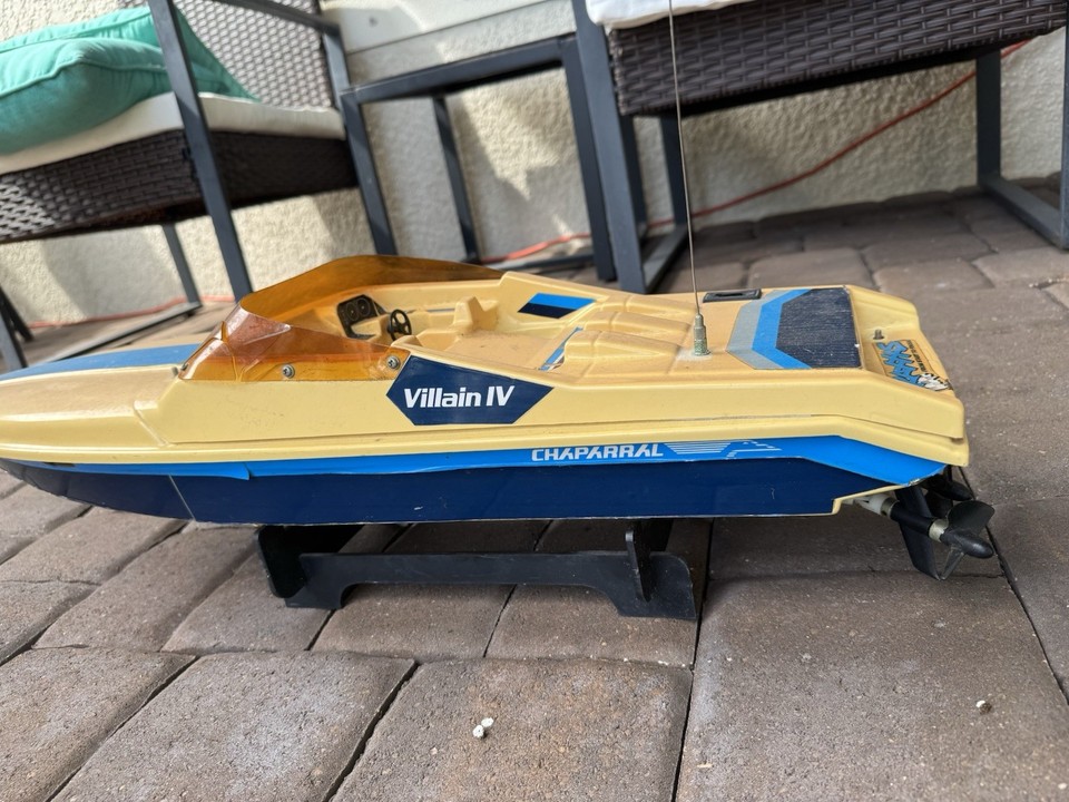 TRAXXAS VILLAIN IV Remote Control Boat UNTESTED Rc Motor Speed Sail ...