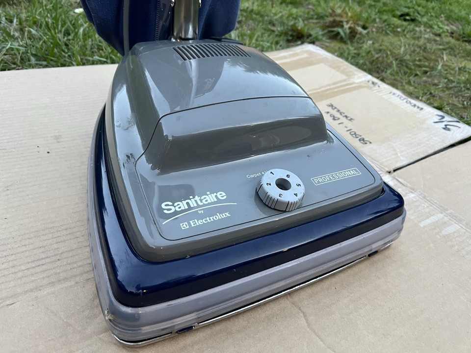 Sanitaire Heavy Duty Upright Vacuum S635 Eureka Commercial NEW BELT ...