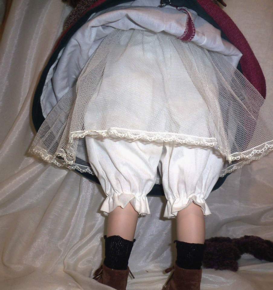 MacKenzie Doll by Delton Products Porcelain HTF 22" 72 of 2000 + stand ...