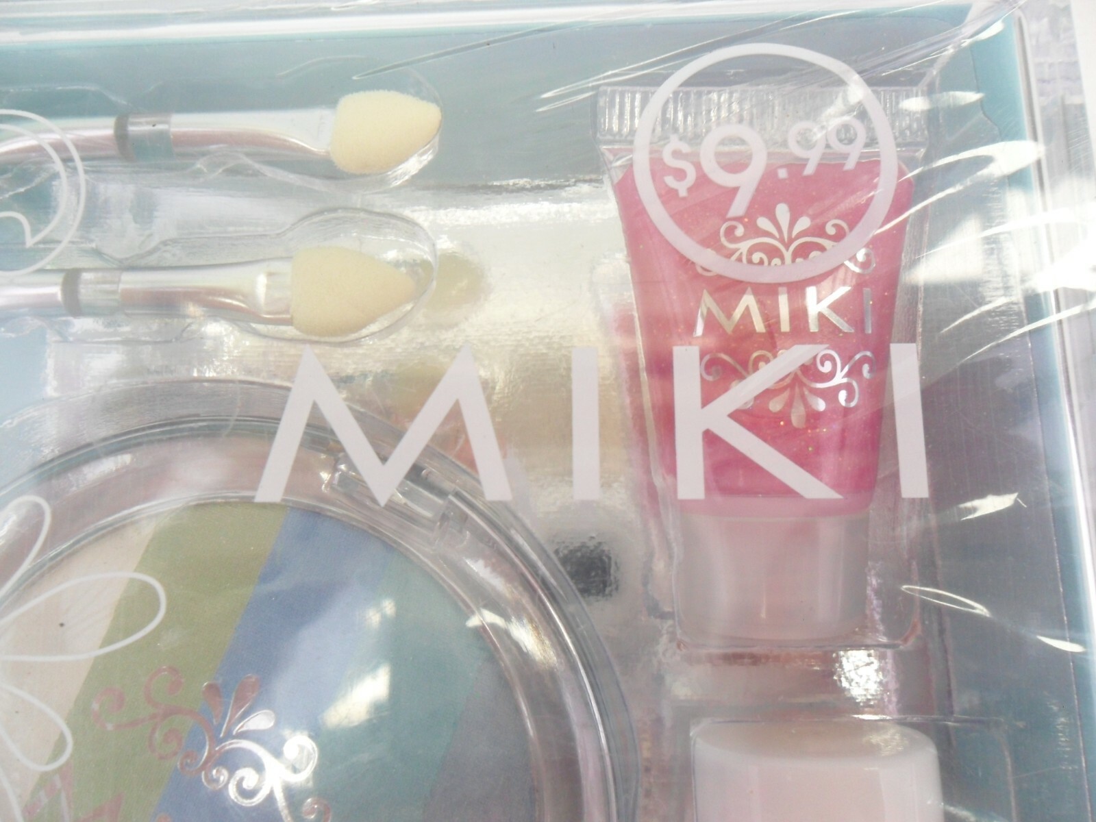 MIKI MAKEUP KIT NAIL ENAMEL EYESHADOW LIP GLOSS LADES WOMENS COSMETIC ...