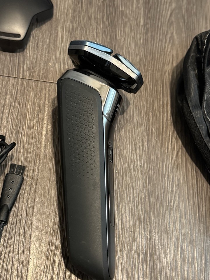PHILIPS NORELCO 7100 WET & DRY ELECTRIC SHAVER Model S7788 Series 7000 ...