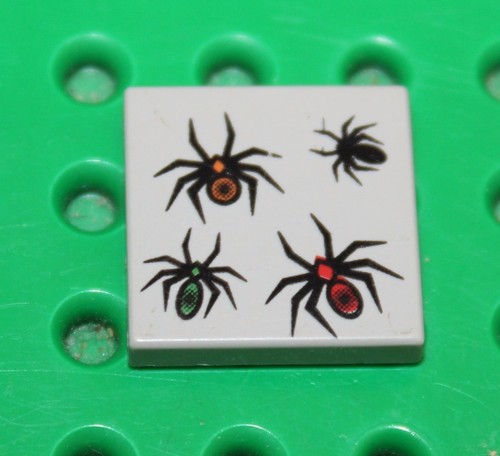 Lego Harry Potter OldGray Tile 2x2 with 4 Spiders Pattern ref ...