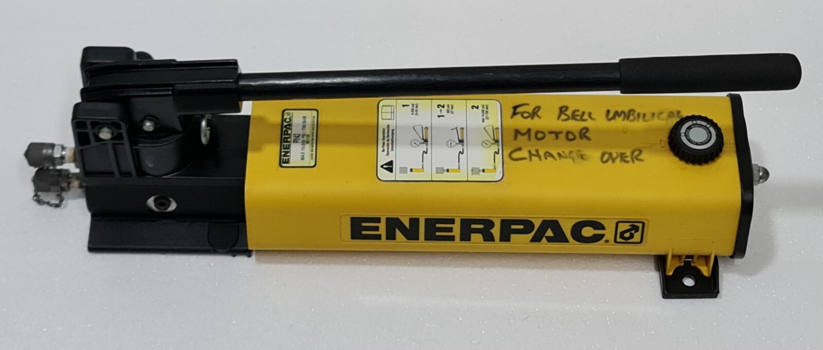 ENERPAC P842 / P-842 TWO SPEED, HYDRAULIC HAND PUMP 700 BAR w/ 4-WAY ...