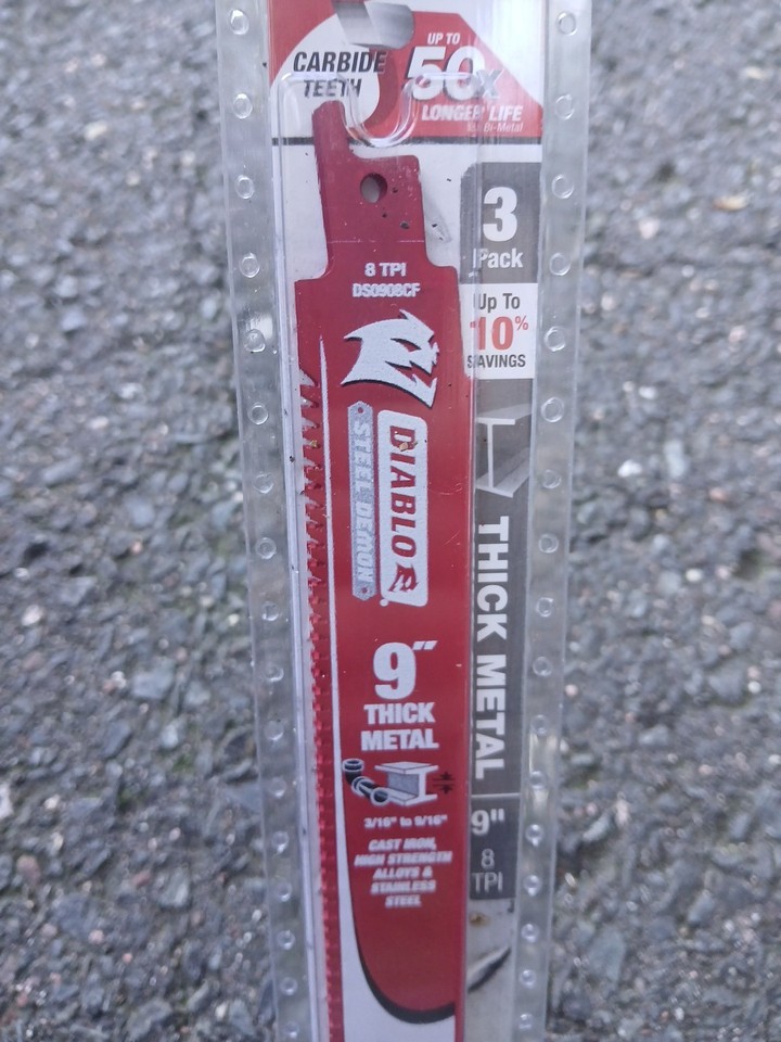 Diablo thick metal 9" DS0908CF3 Reciprocating Saw Blade - Red ...